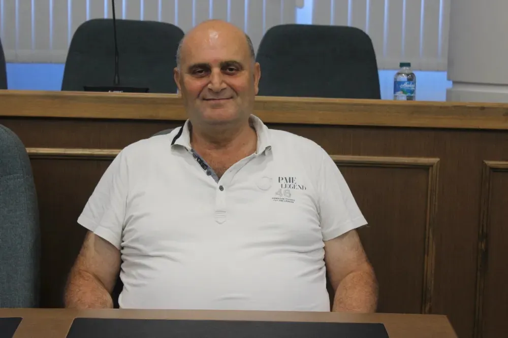 Demirci, Özdemir’in nasıl geri döndüğünü sordu